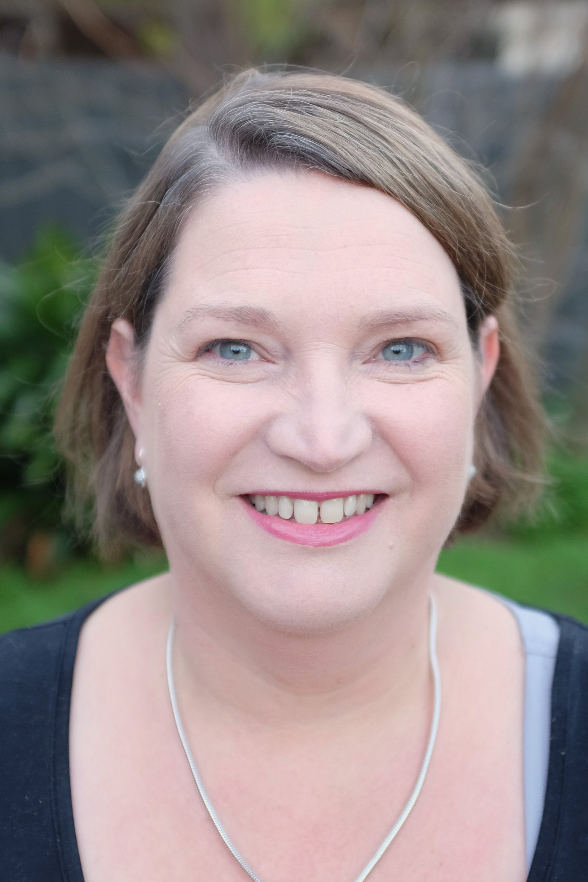 ASSOCIATES – KATHY MOTT & ASSOCIATES